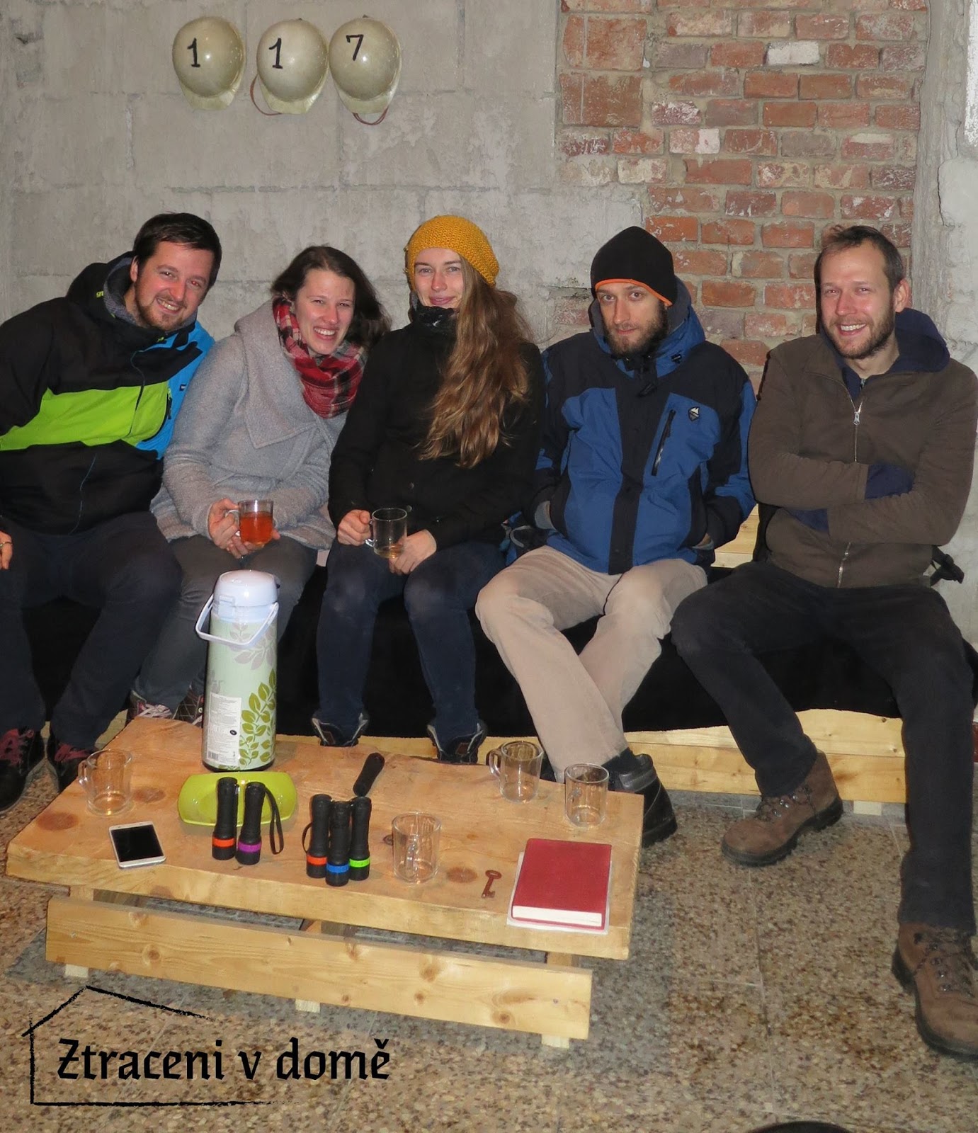 Recenze: Pod Povrchem - Ztraceni v domě