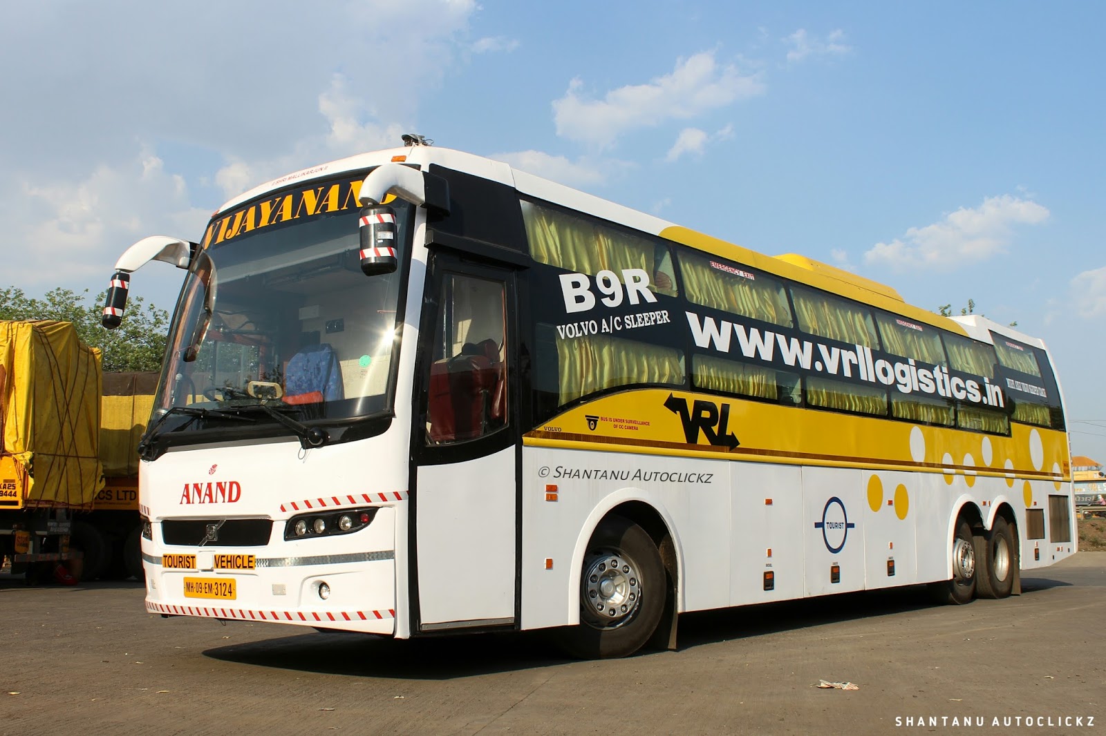 Shantanu Autoclickz: VRL Volvo B9R Multiaxle Sleeper poses at VRL Kolhapur.