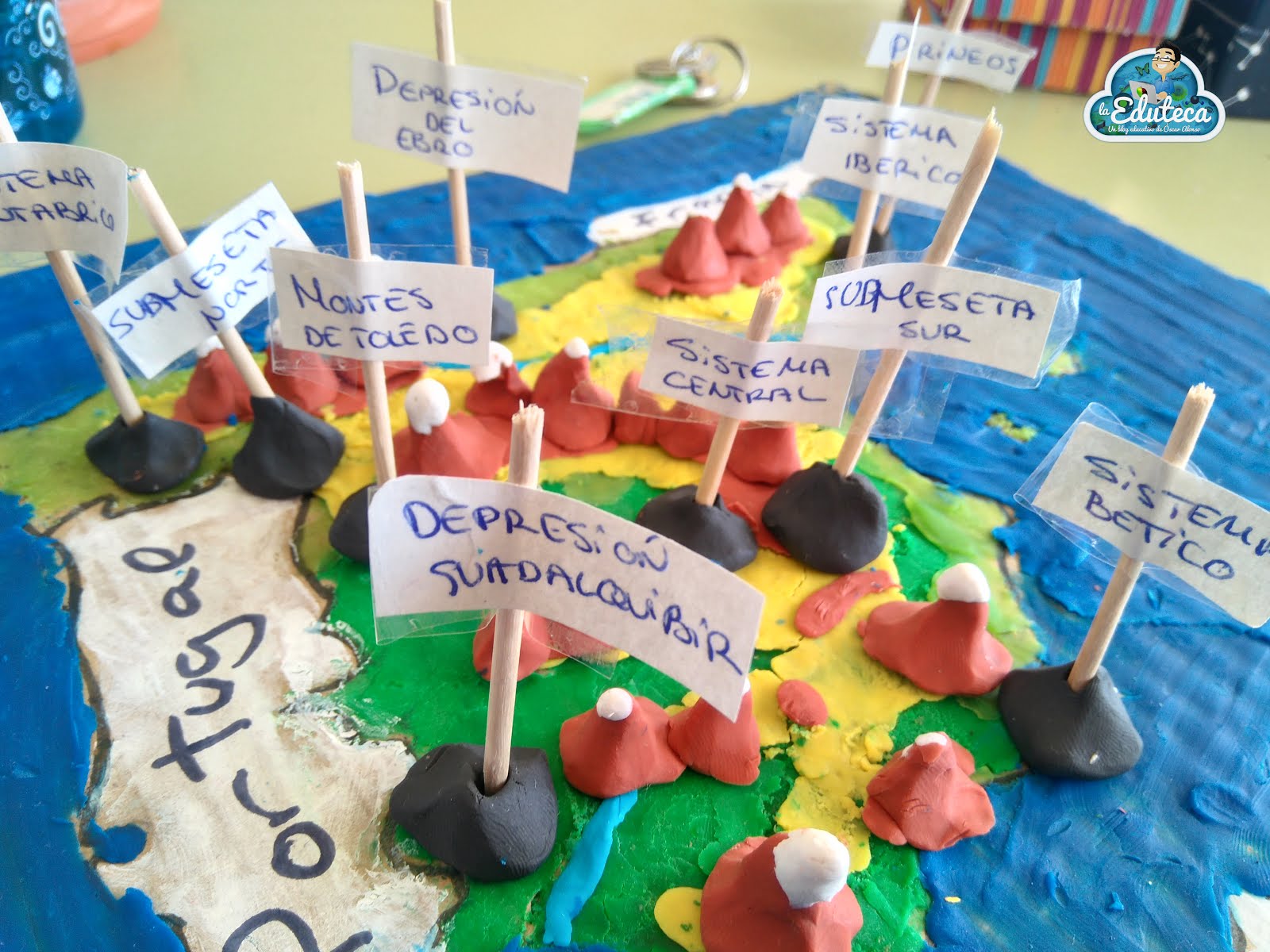 CLUB DE IDEAS | Mapas de plastilina del relieve español ~ La Eduteca