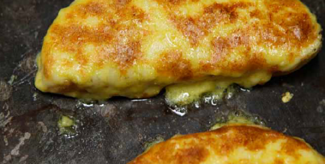 Scrumpdillyicious: Mayfair Memories: Tiddy Dols & Welsh Rarebit