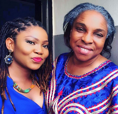 Legendary actress Liz Benson plays old woman in new movie (photos)