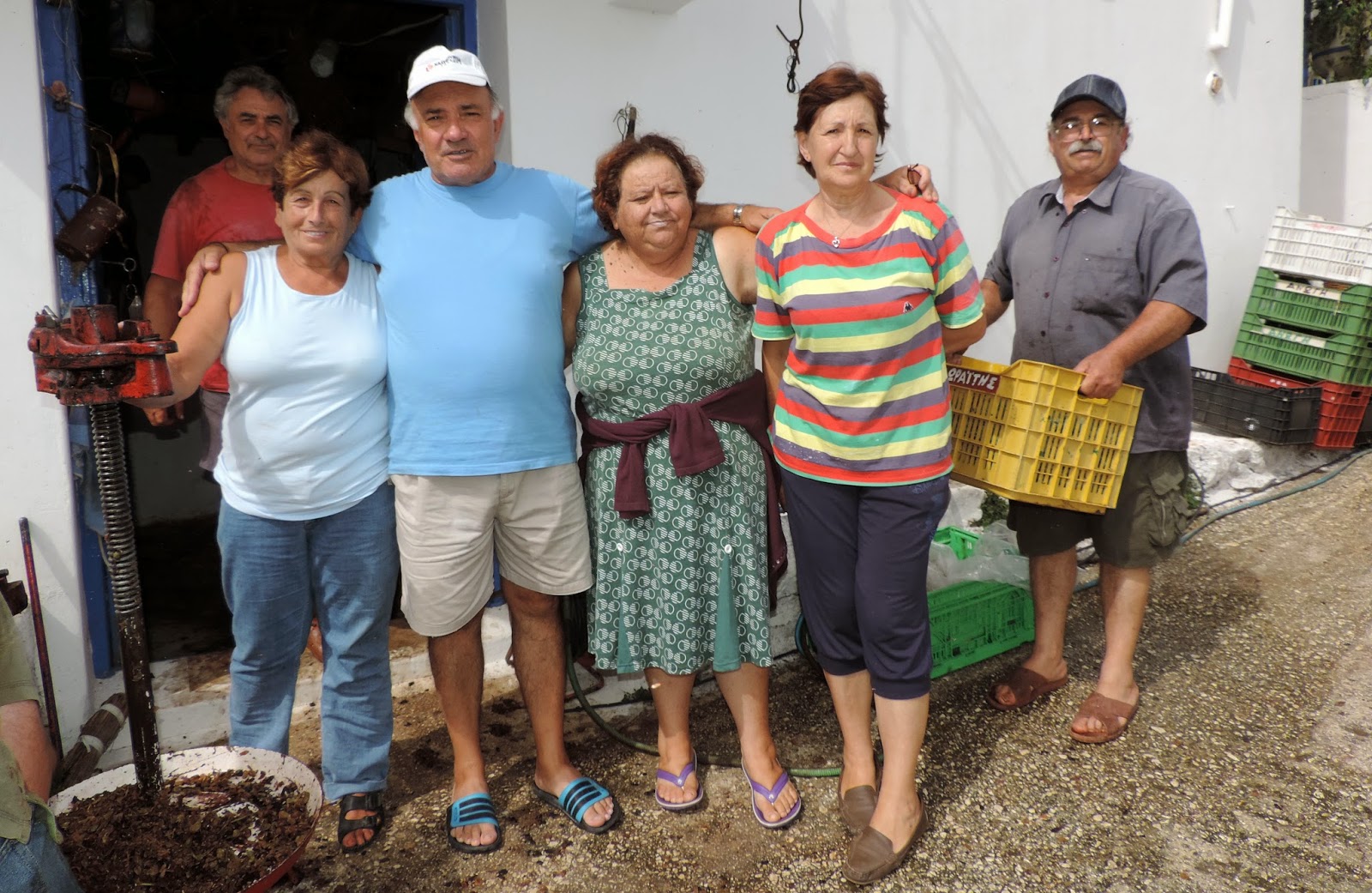 North Ithaca: ΠΑΡΑΔΟΣΙΑΚΟ ΠΑΤΗΜΑ ΣΤΑΦΥΛΙΩΝ ΣΤΗΝ ΑΝΩΗ