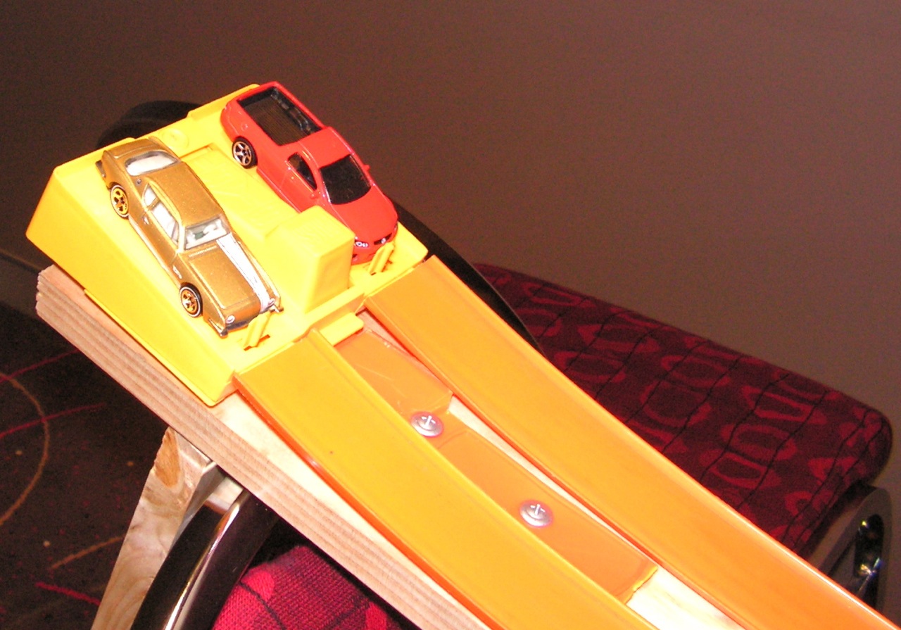 Capital Diecast Garage: Diecast downhill drag racing track construction