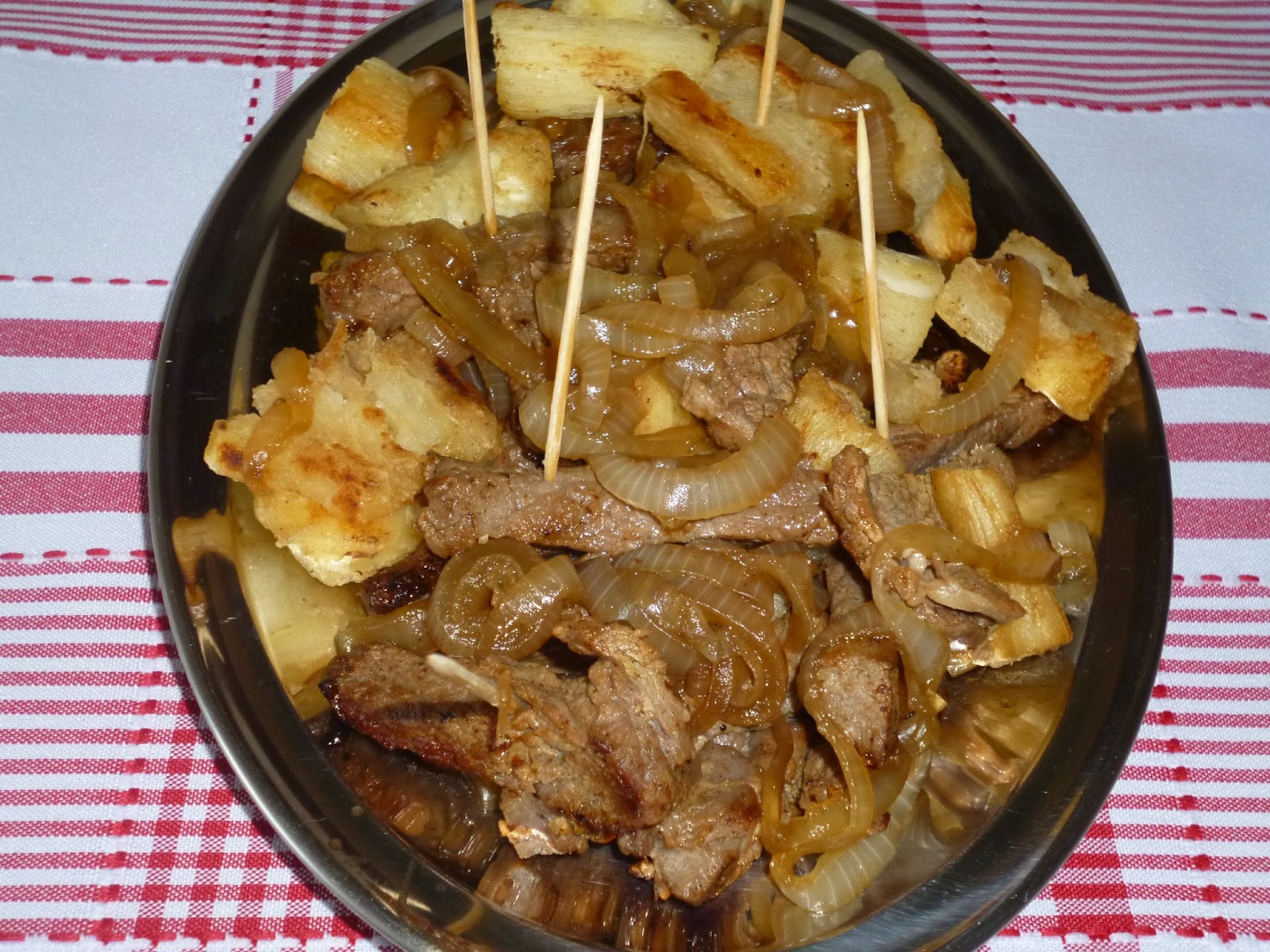 Piteisdadinha: TIRA-GOSTO: ISCAS DE CONTRAFILÉ ACEBOLADAS C/AIPIM NA ...