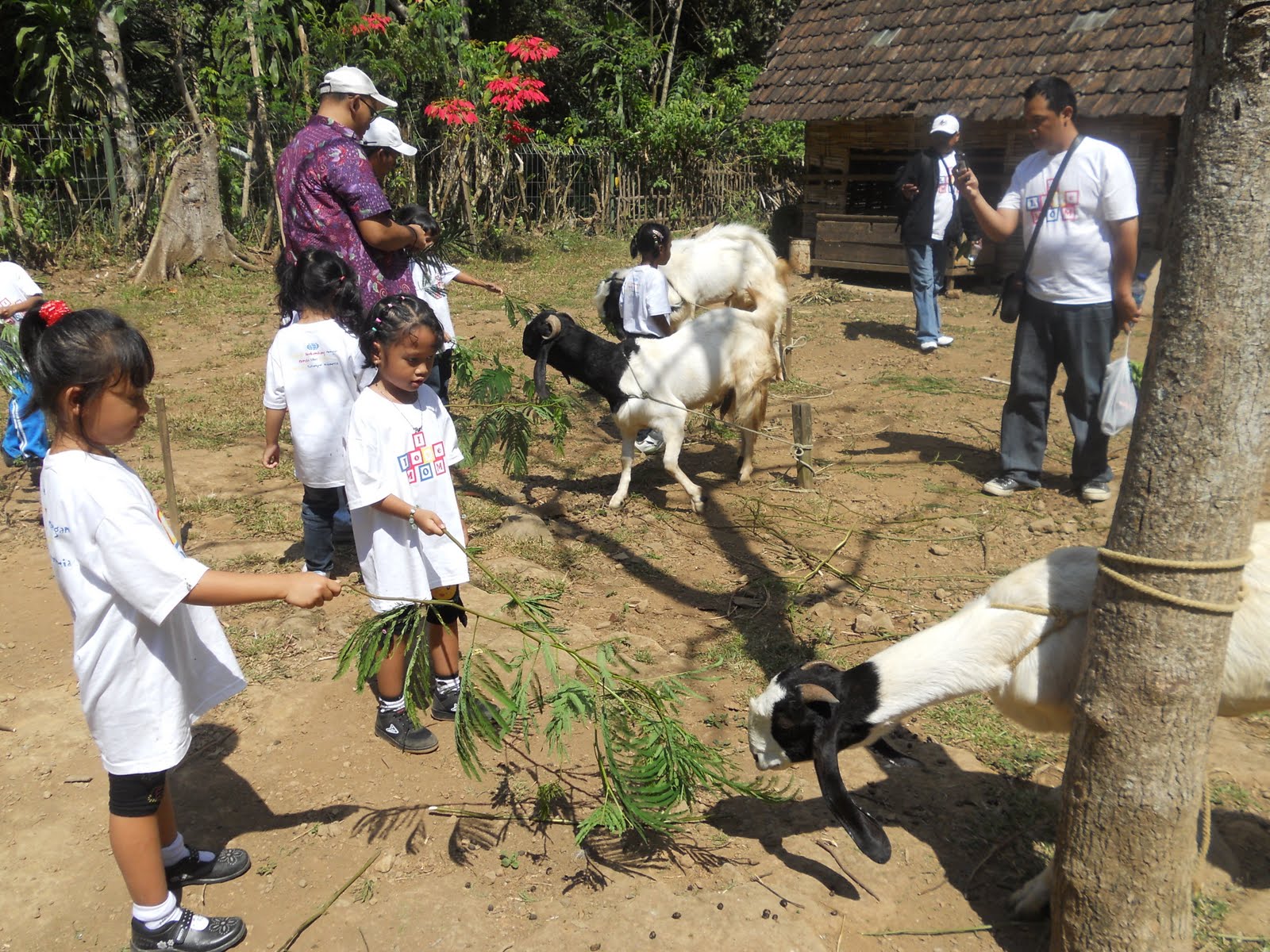 Rexist Tour & Guide: FAMILY GATHERING " KIDS & MOM " PPLH Seloliman ...