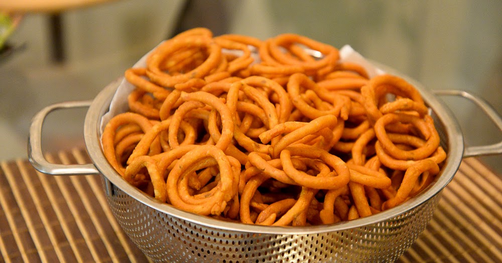 Sailaja's Recipes: Chegodilu/Muruku