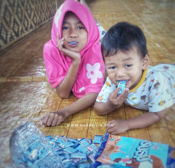 Mensiasati Kecanduan Anak Makan Permen - NarasiLia.com