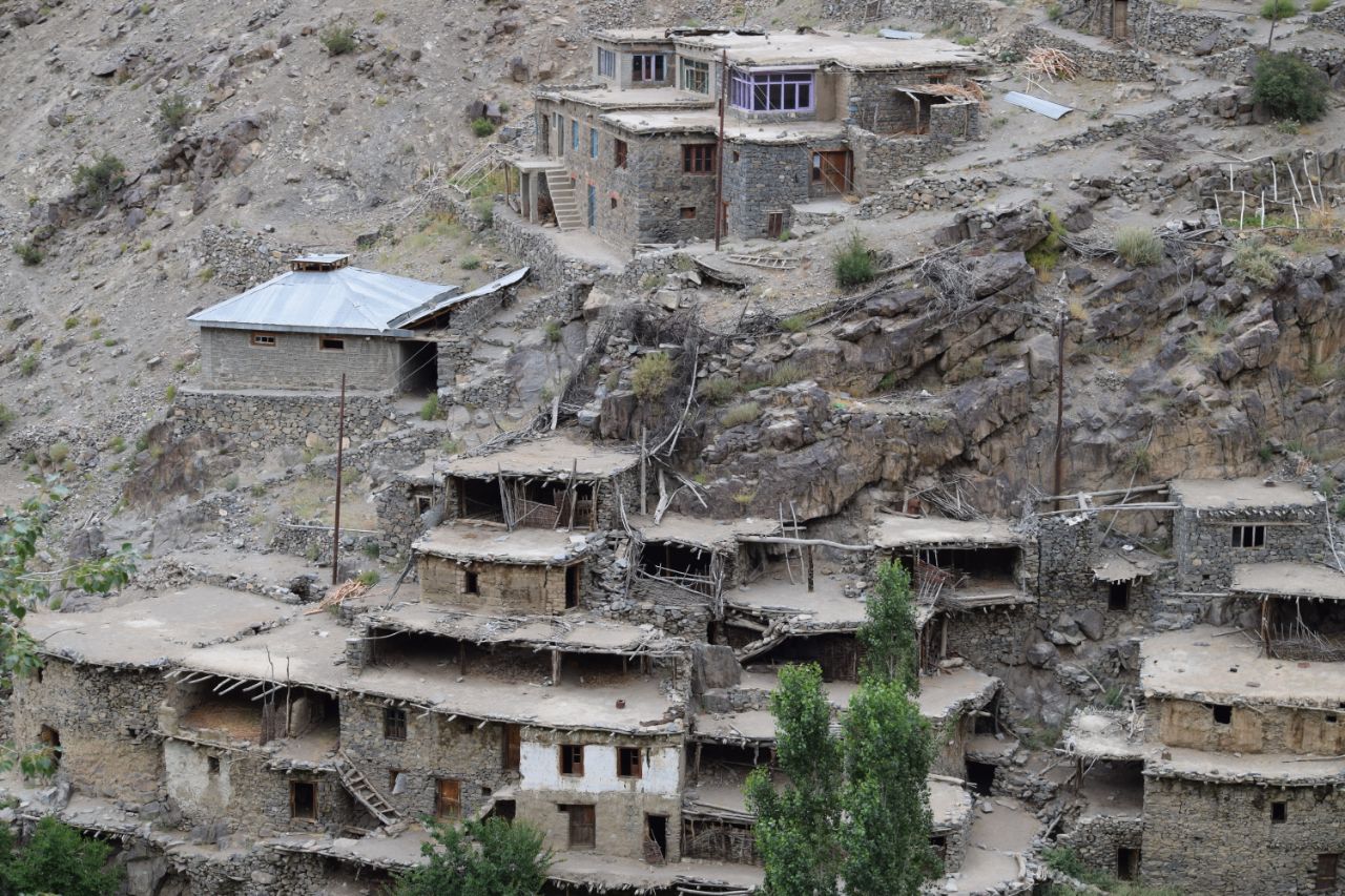 The Hunderman Village - Taruvello