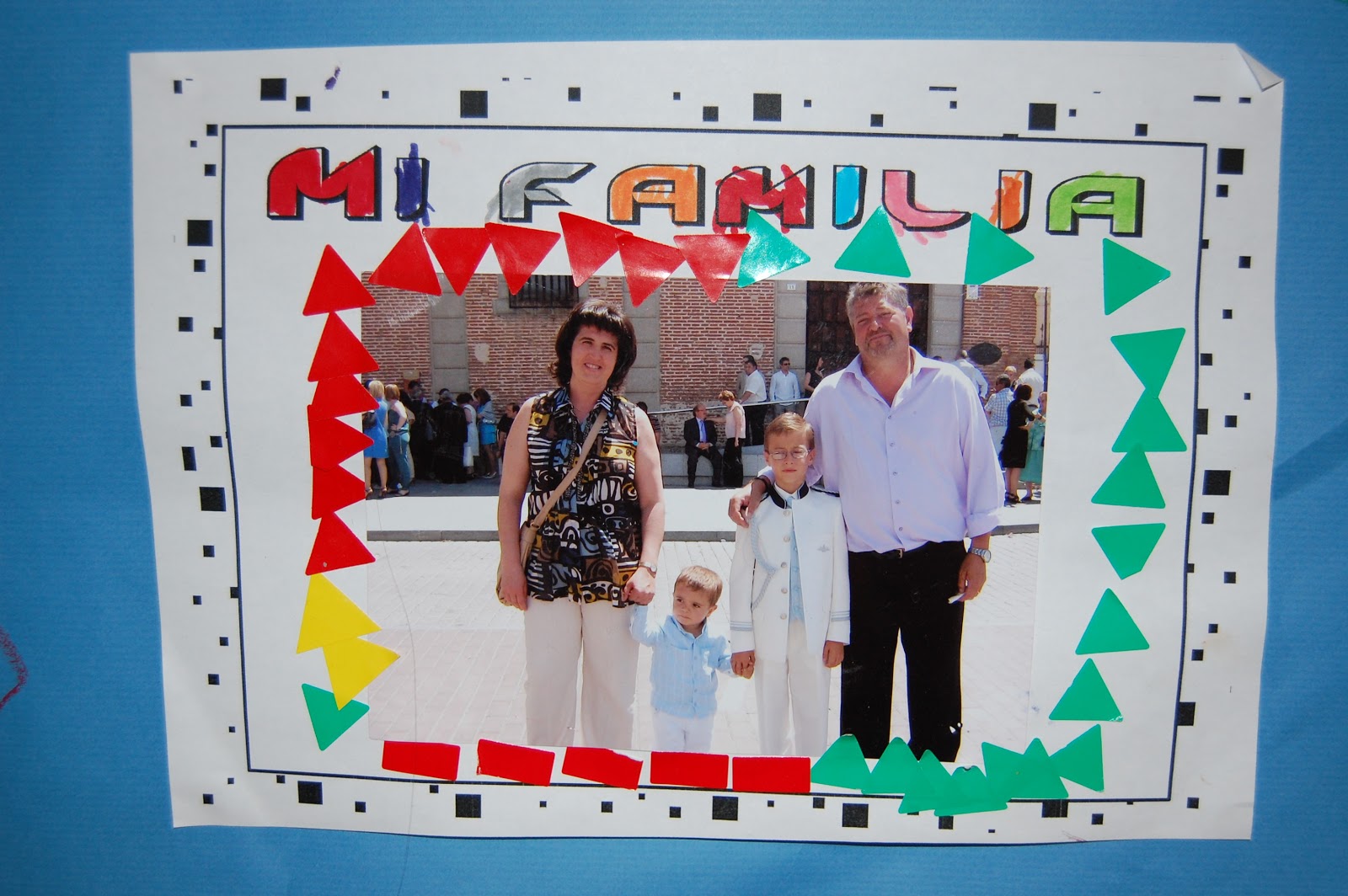 PEQUEBLOG: MURAL MI FAMILIA