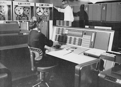 Sejarah dan Perkembangan Komputer di Indonesia - Catatan Mahasiswa