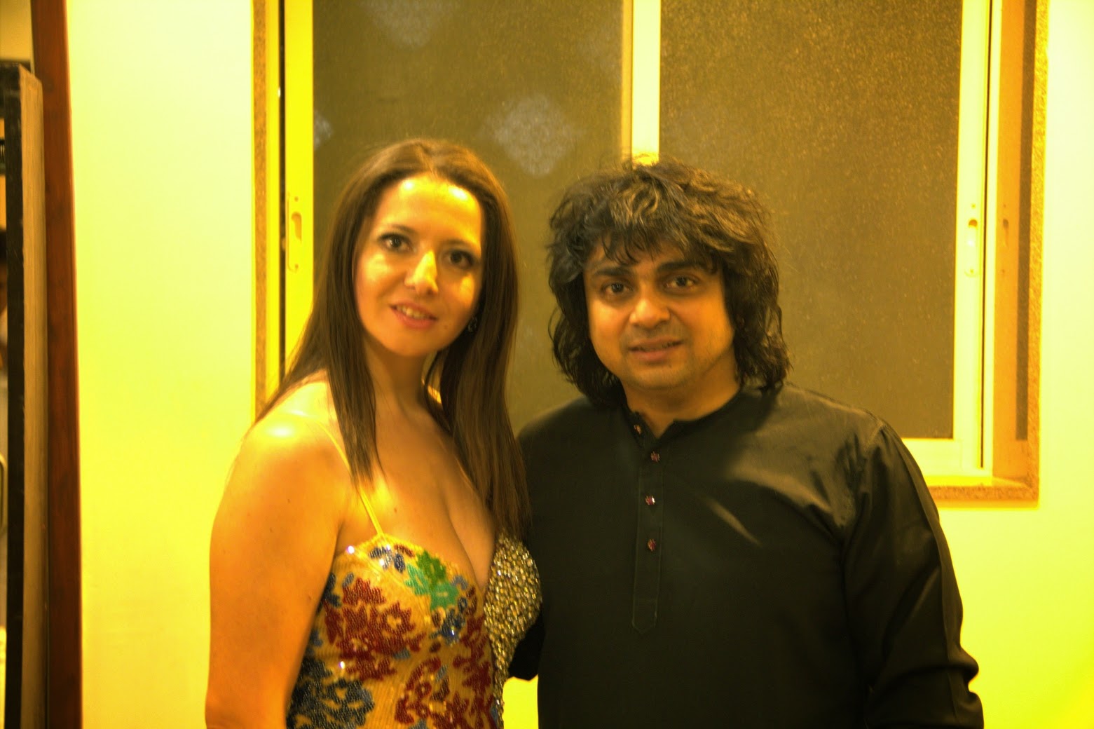 Phoenix Buzz: Italian opera singer Gioconda performs with Arka band at ...