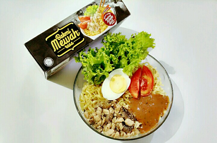 Kreasi Sajian Bakmi Mewah Sambal Pecel - Riska Ngilan