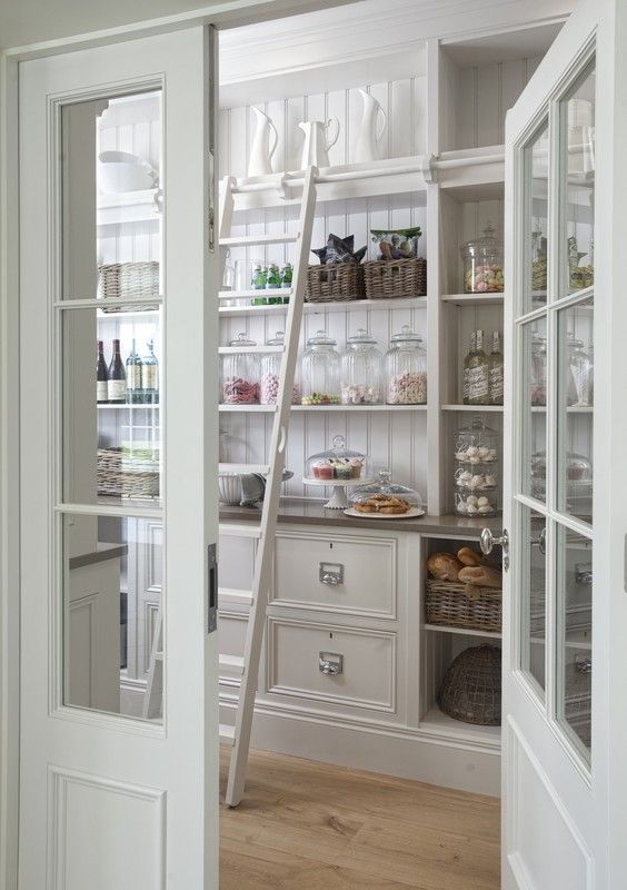 Refreshing Walk In Pantry With Window Design Ideas / Home Decor & Weddings