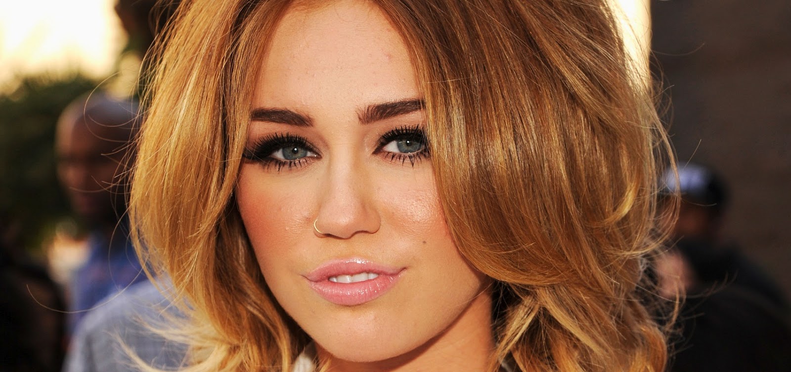 Miley Cyrus BG: Майли с номинация за наградите Shot Music.