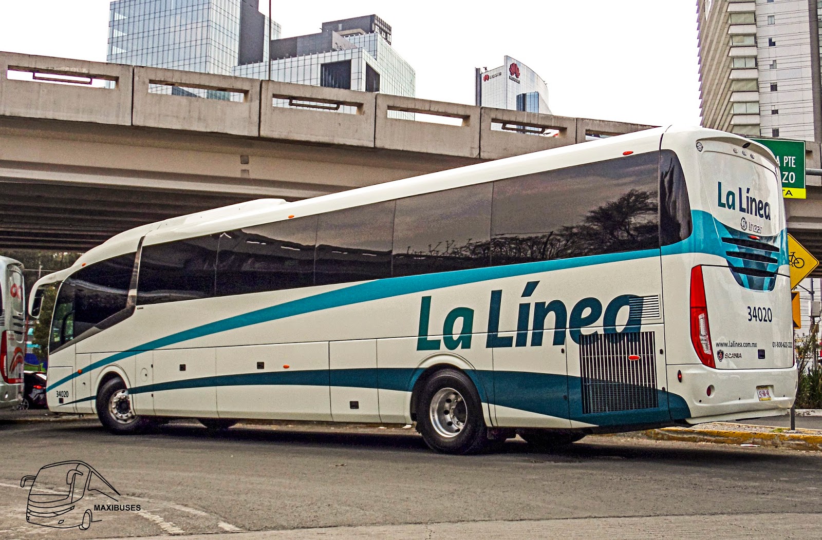 MAXIBUSES: AUTOBUSES DE JALISCO / OMNIBUS CUAUHTÉMOC: LA LÍNEA