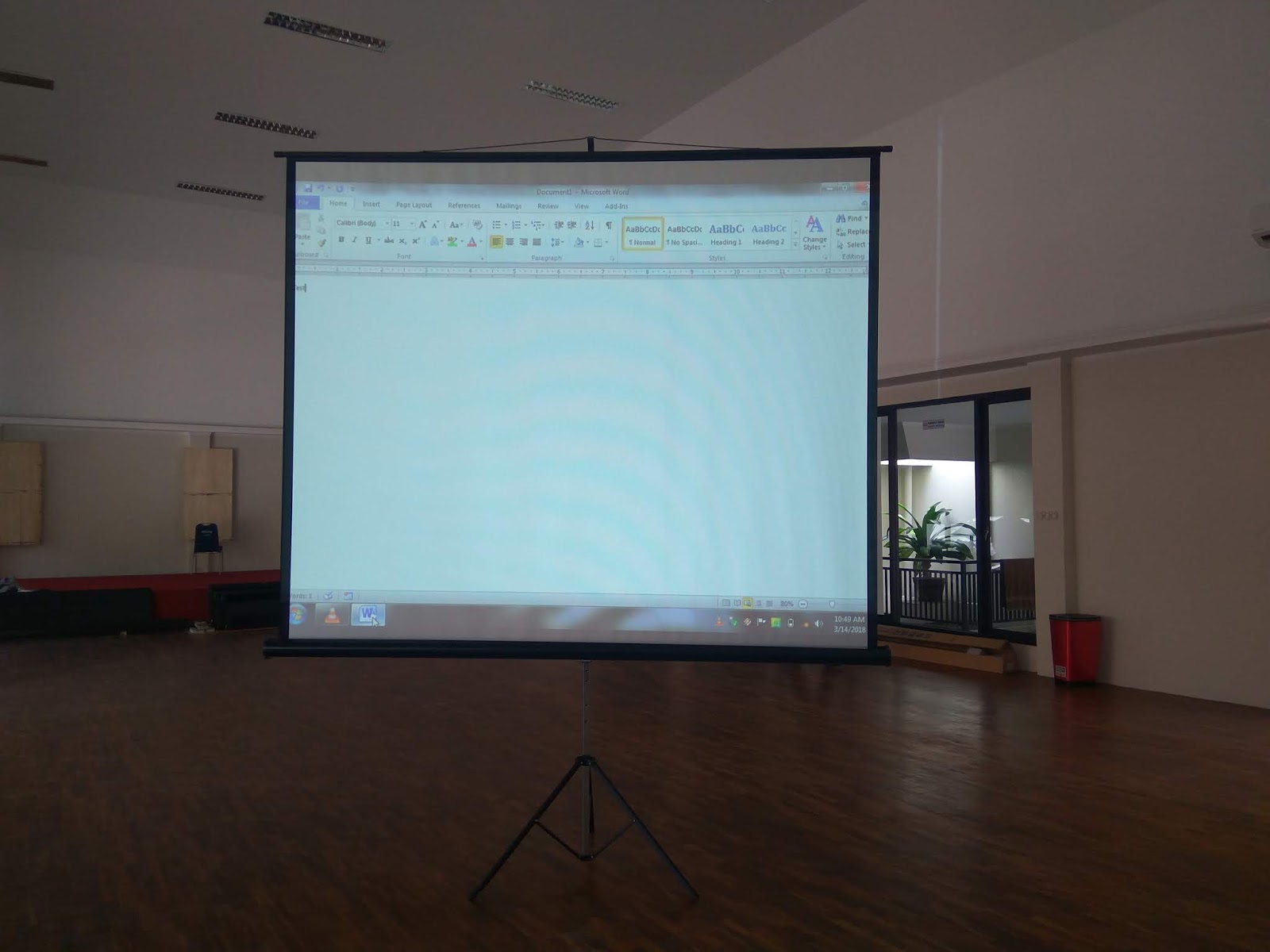 PerdanaPRO: Layar proyektor tripod / Tripod screen projector