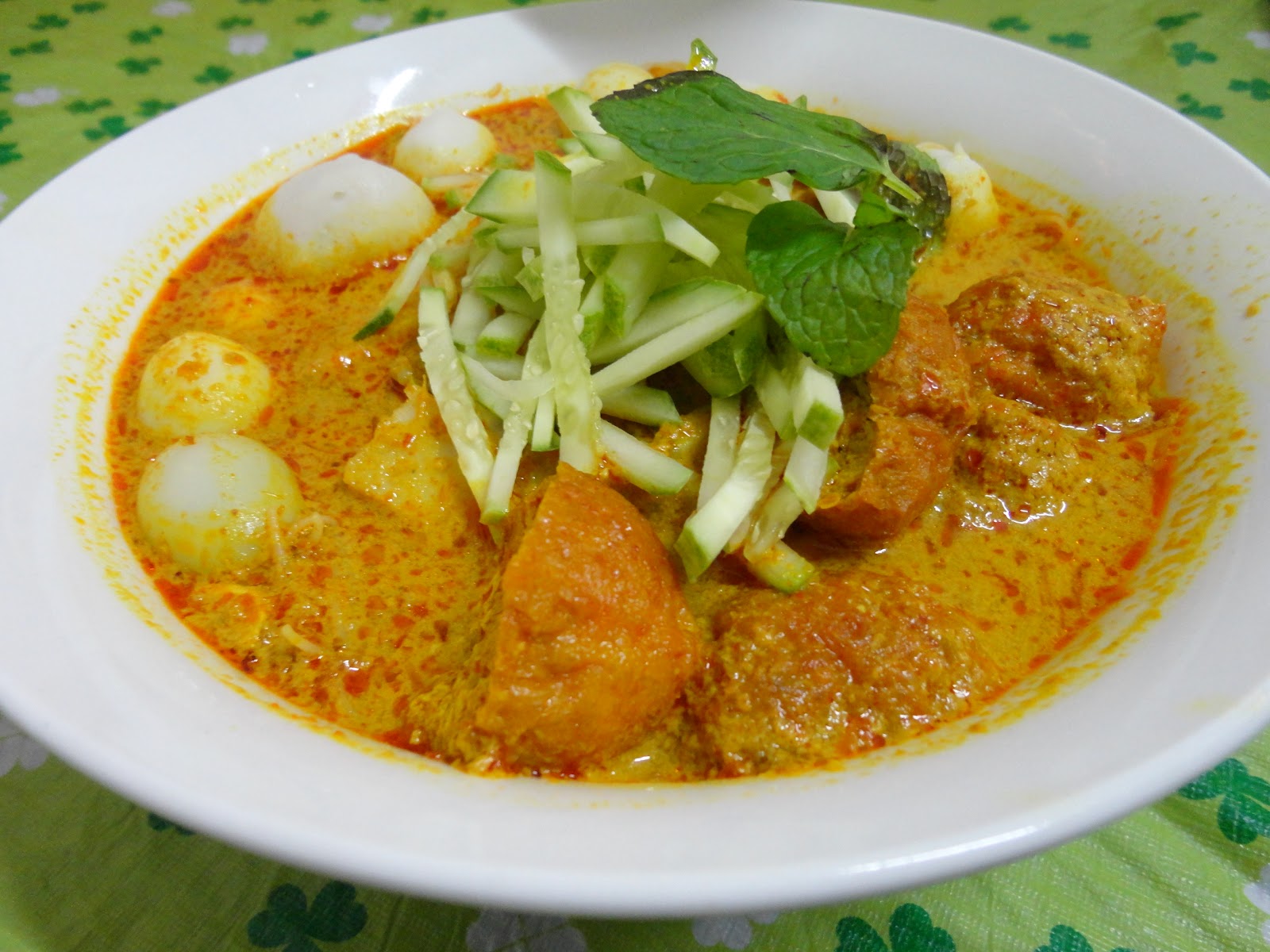 Cook 4 You & Me......: Curry Laksa ( Laksa Lemak )