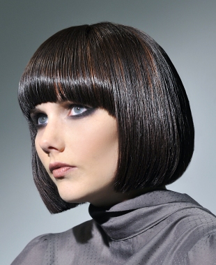 Tunsori si coafuri la moda: Tunsoarea bob cu breton