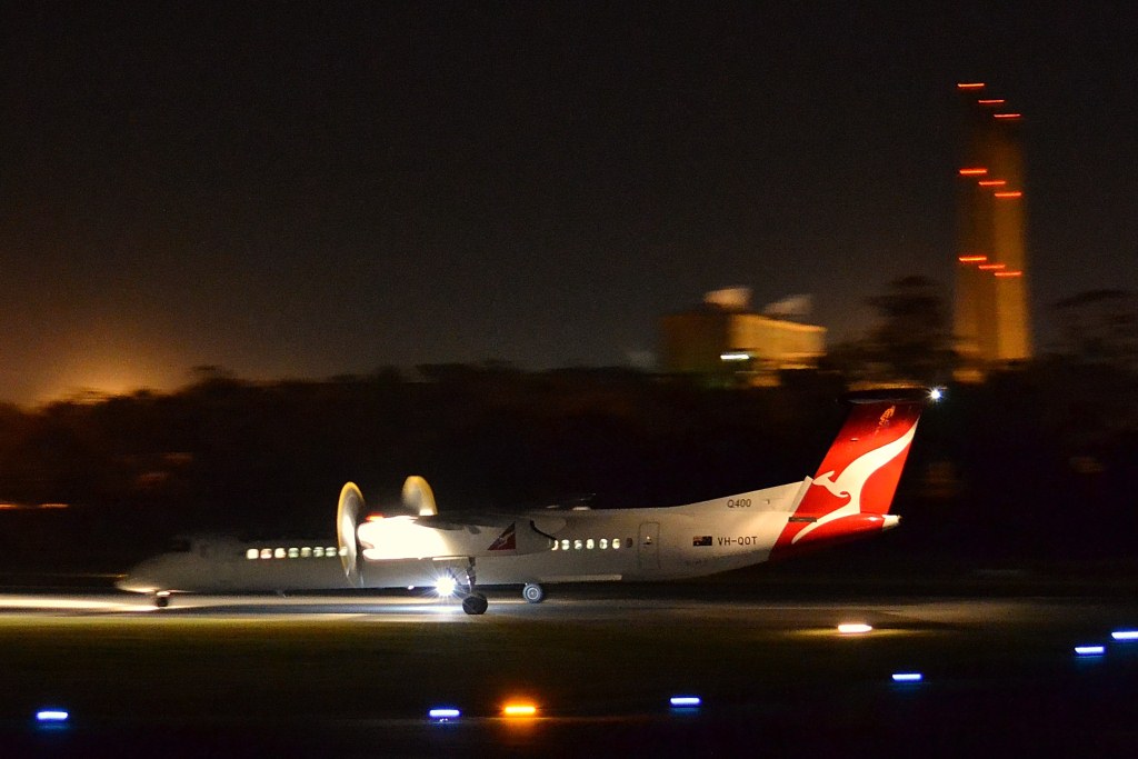 Central Queensland Plane Spotting: Some Spectacular Night Time Plane ...