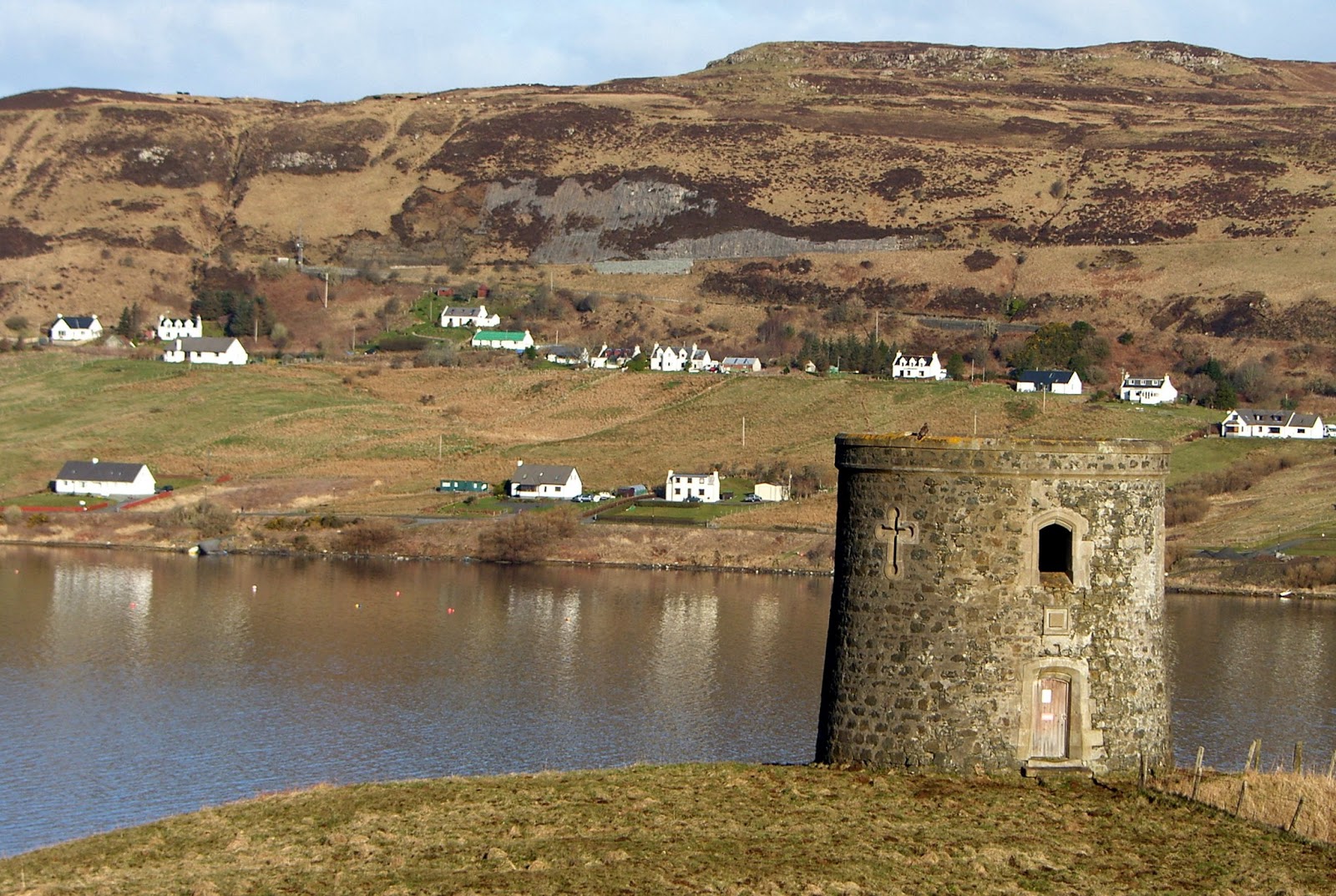 Tour Scotland: Tour Scotland Photographs Tower Uig Isle Of Skye
