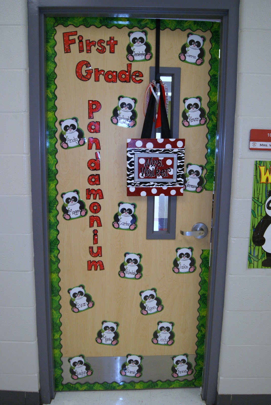 First Grade Pandamonium: Classroom Tour