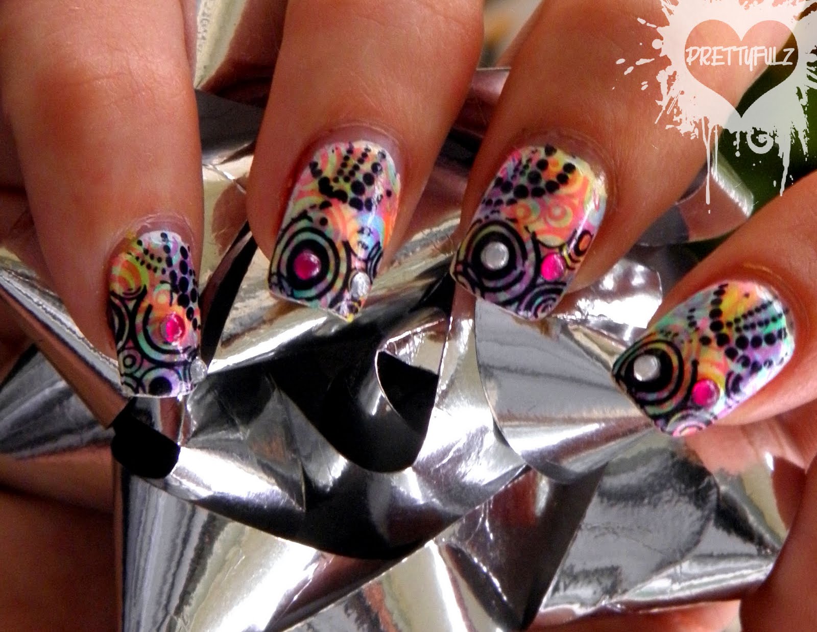 Prettyfulz: Nail Art Challenge: Wallpaper/Background Inspired ...
