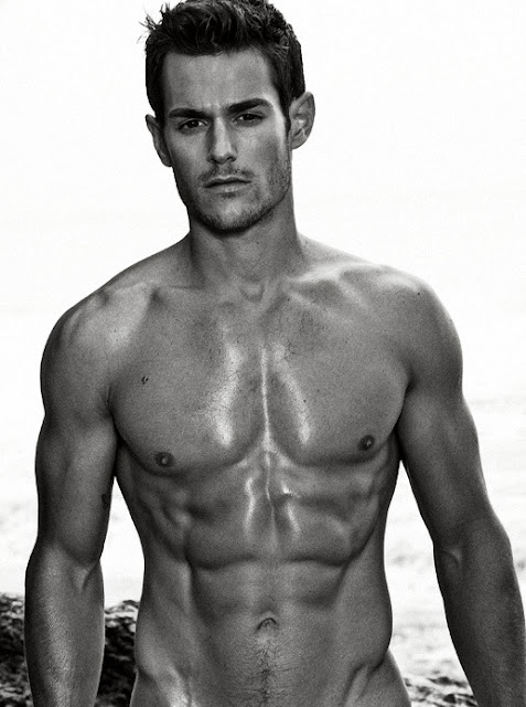 L'Homme du Jour: JOHN KENNEY