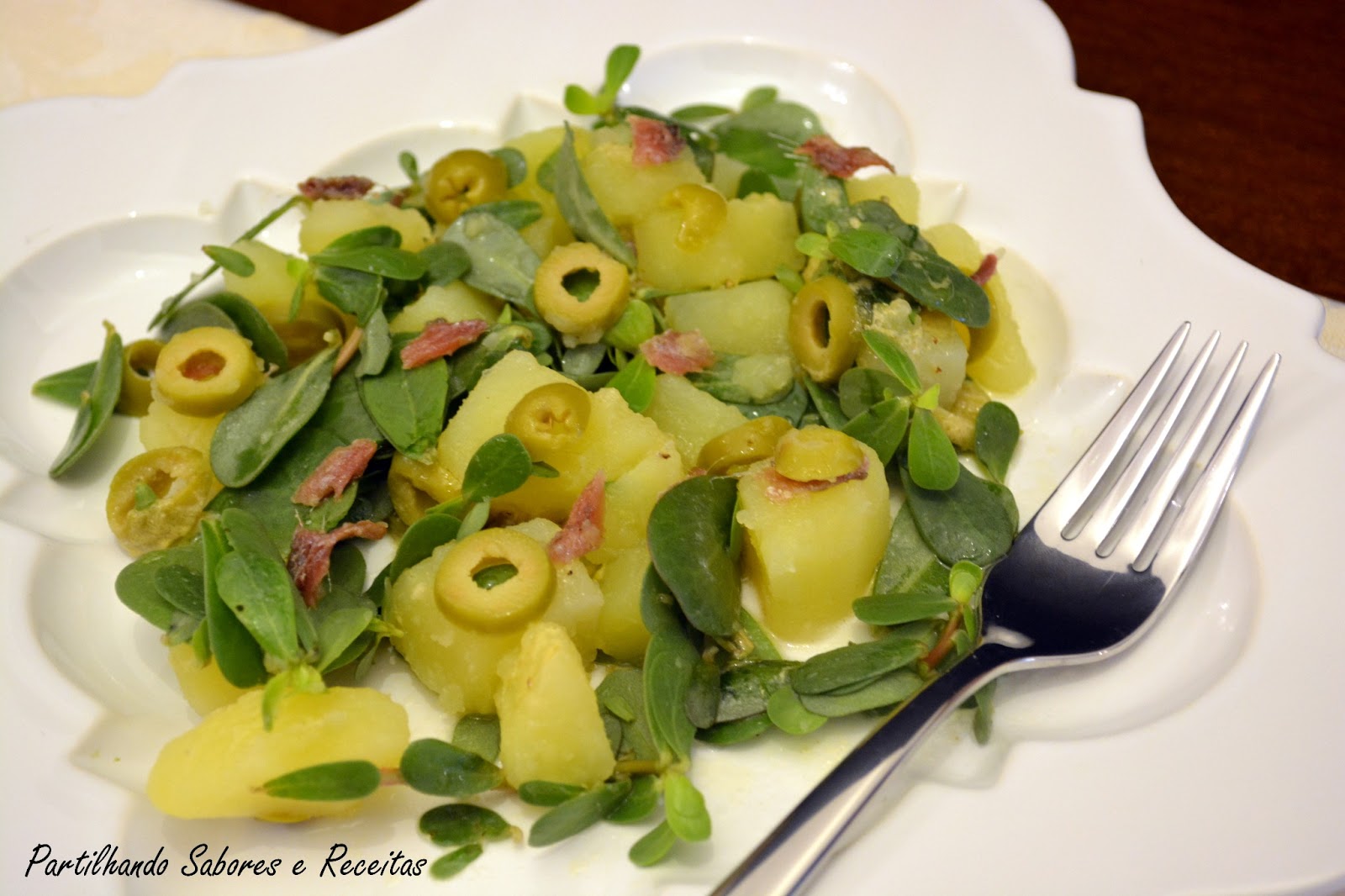 Partilhando Sabores e Receitas: Salada de Batata e Beldroegas