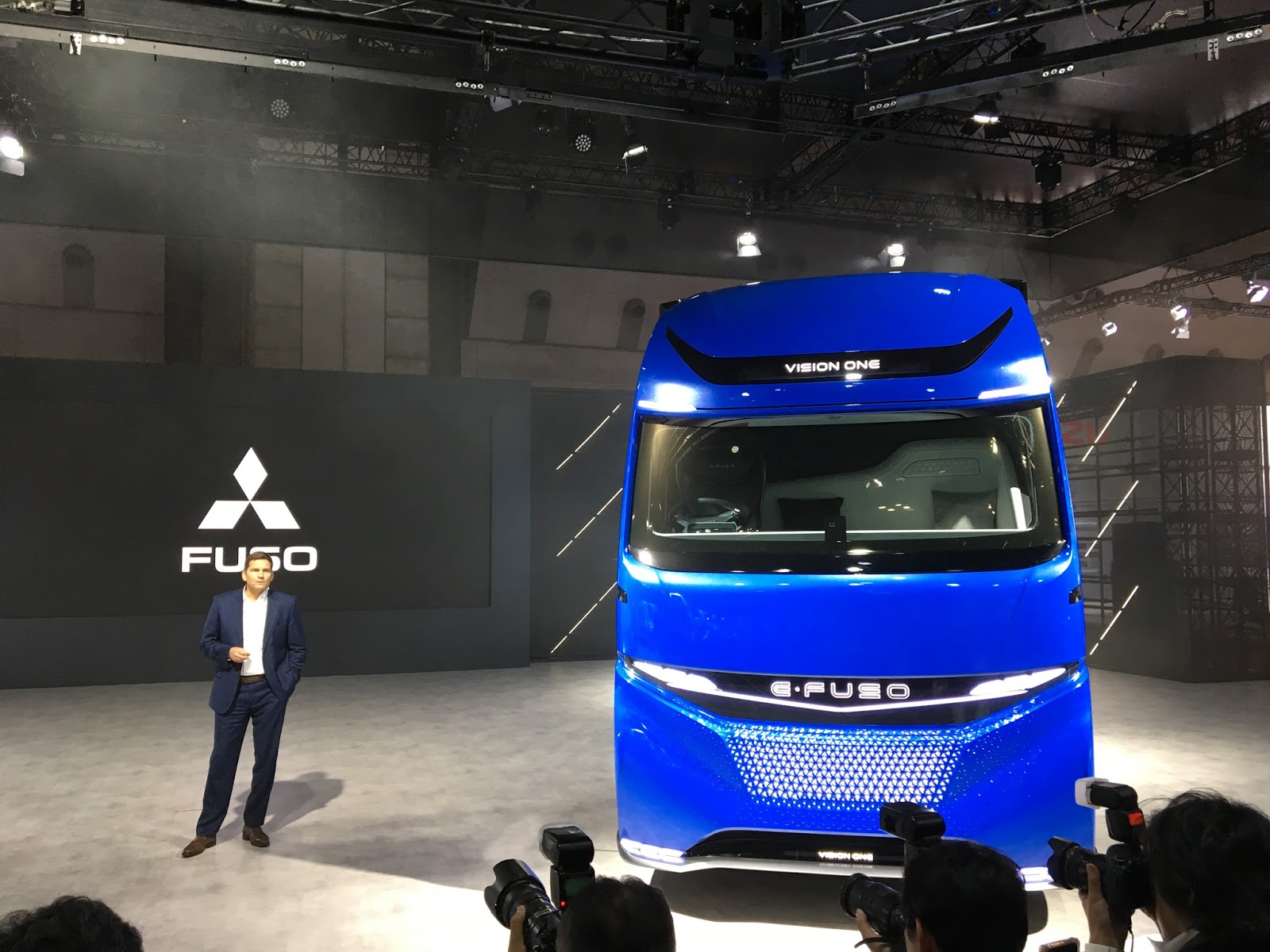 DIECIOCHO RUEDAS: DAIMLER PRESENTÓ EL… E - FUSO VISIÓN ONE… TODOS ...