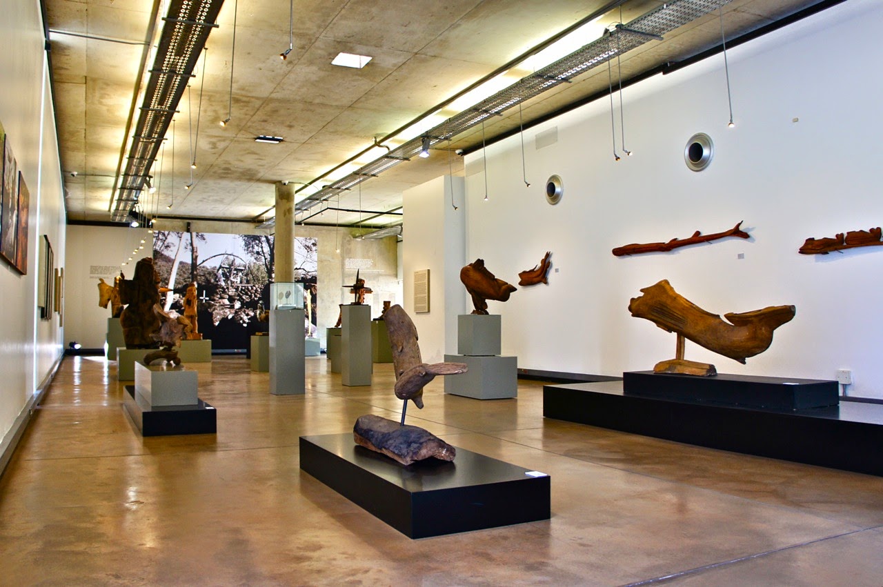 EUGENE HŐN : CERAMIC ARTIST: Christ playing football; Hlungwani ...