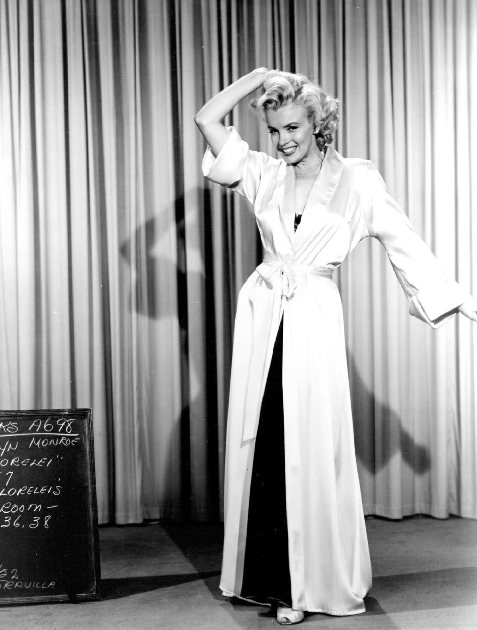 22 Pictures of Marilyn Monroe Wardrobe Tests as Lorelei Lee in ...