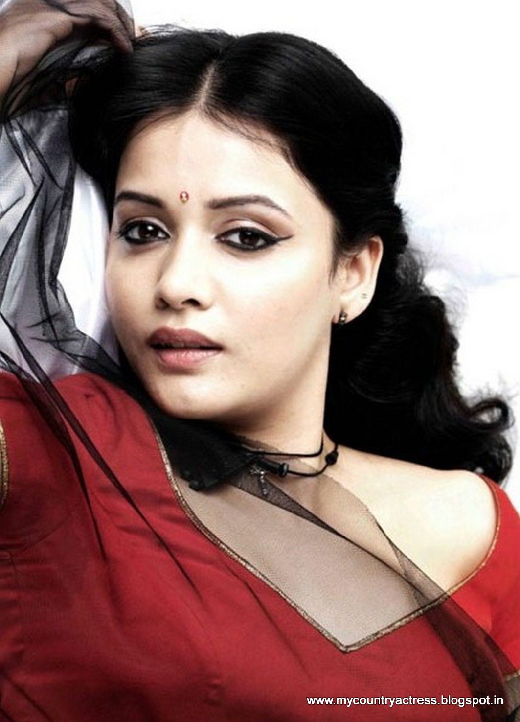 MY COUNTRY ACTRESS: Actress Savitri Hot Photo Shoot Stills