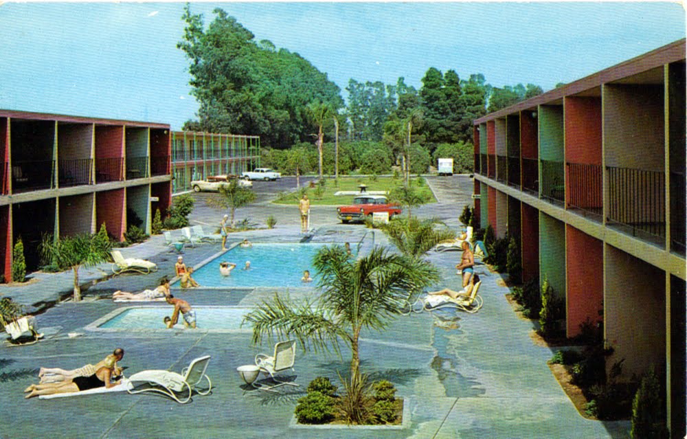 13 1/7: 60'S MOTEL SOCAL STYLE