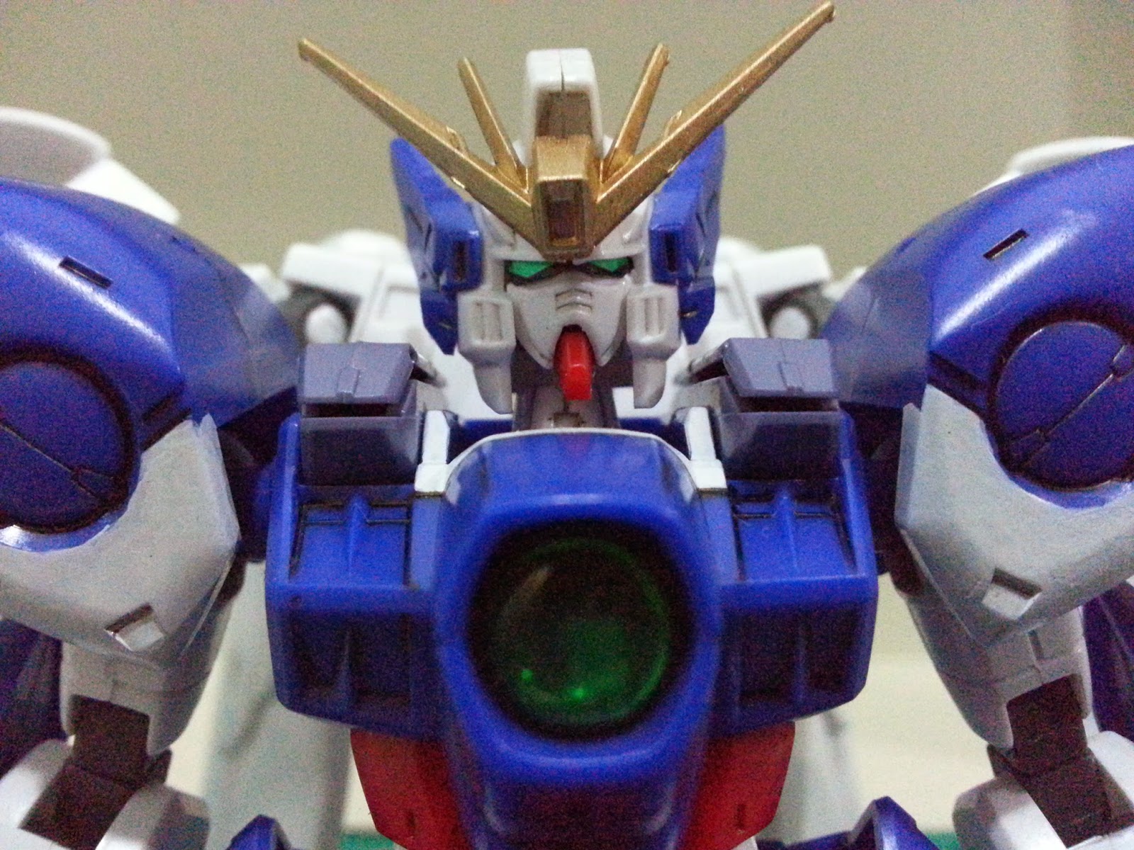 Gunpla Garage: 1/100 Wing Gundam Zero Custom