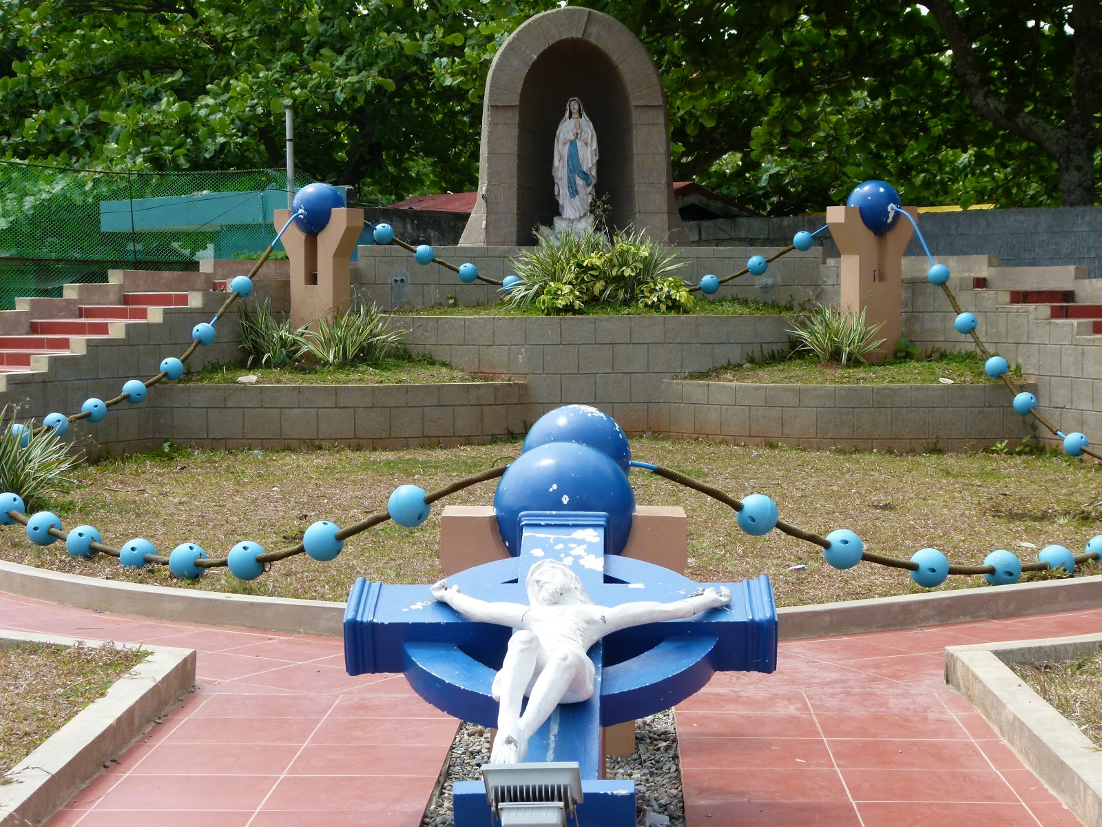 A SMALL TOWN UP NORTH - Lakwatserong Tsinelas