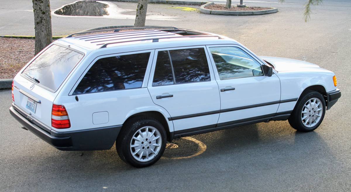 White Whale: 1989 Mercedes-Benz 300TE W124 - DailyTurismo