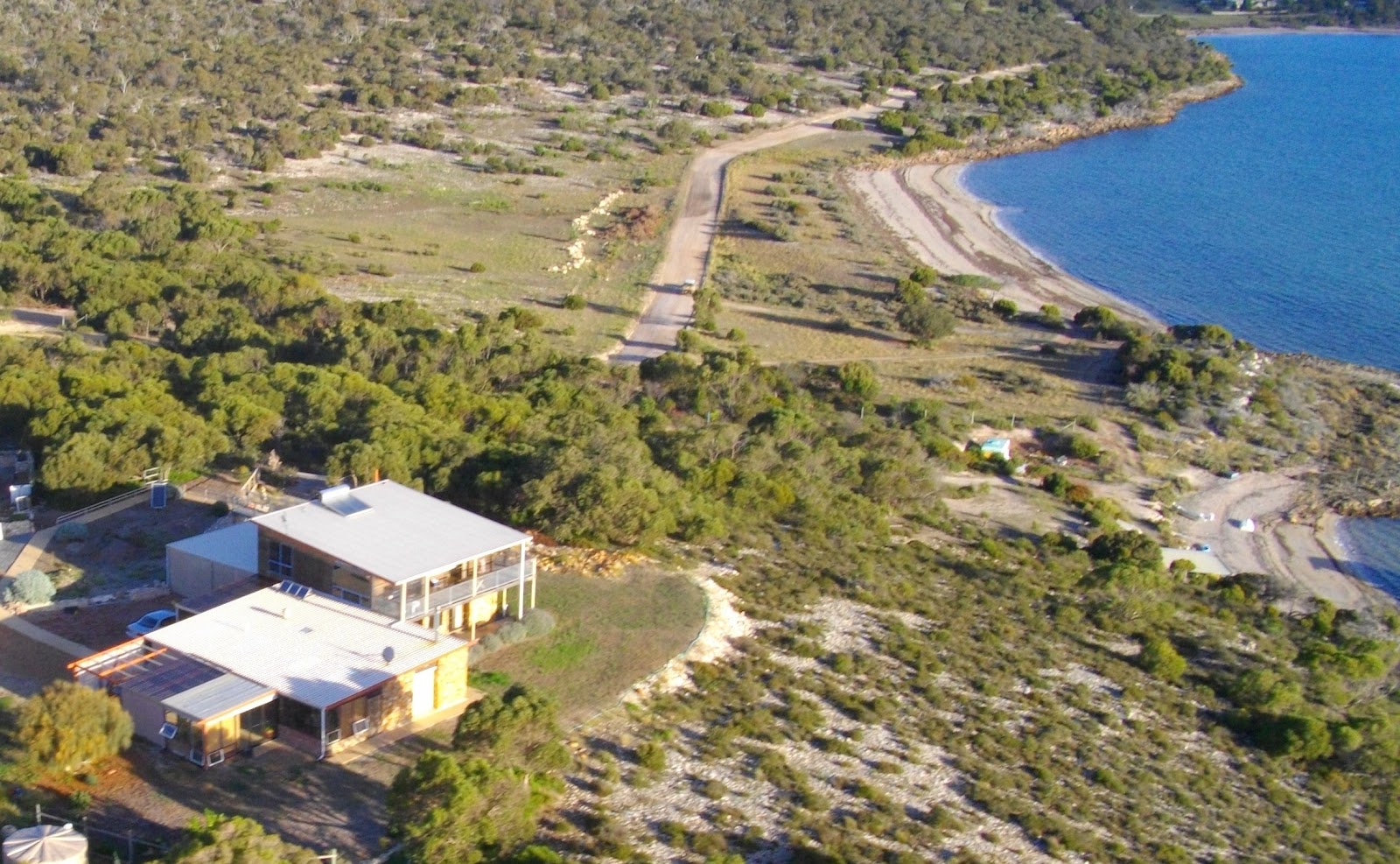 Breeze in Mollymook Beach: Shelly Beach Lodge, Mount Dutton Bay holiday ...