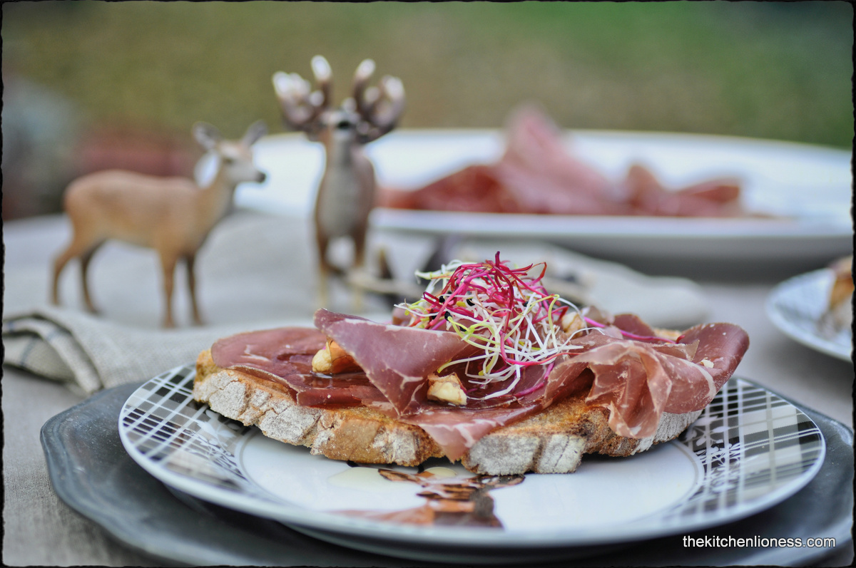 The Kitchen Lioness: FFwD - Tartine de Viande des Grisons