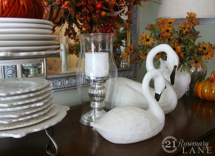 21 Rosemary Lane: The Kitchen Buffet Dressed for the Autumn