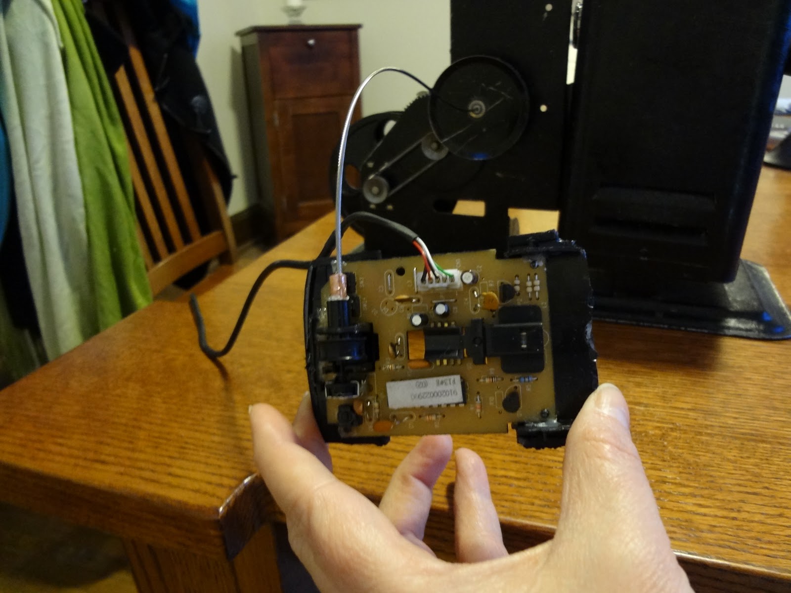 rashanaworks - blog: Hand-crank Projector Progress - Lindstrom