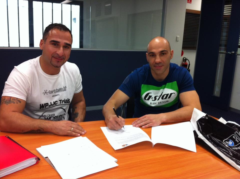 Onlyfighters: Ο θρύλος του Kick Boxing Stan ''The Man'' Longinidis μιλά ...