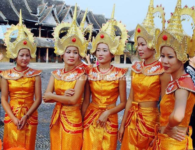 FolkCostume&Embroidery: Overview of the Costumes of the Tai Peoples, part 2