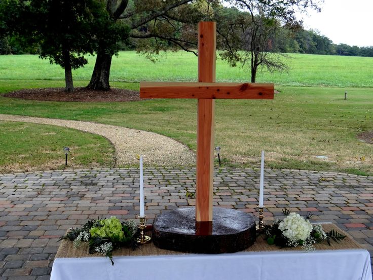 Lenora's Legacy Estate: Outdoor Wedding Ceremony Altars and Backdrops