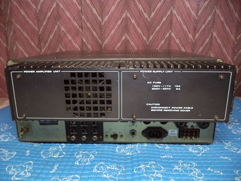 MEDAN RADIO: Yaesu FT - "ONE"