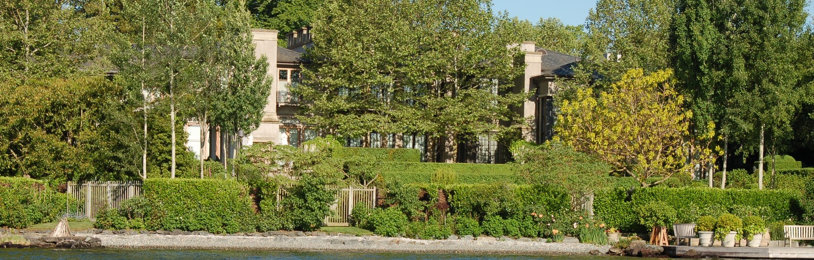 Seattle Mansions: Howard Schultz $21.7 Million Pay