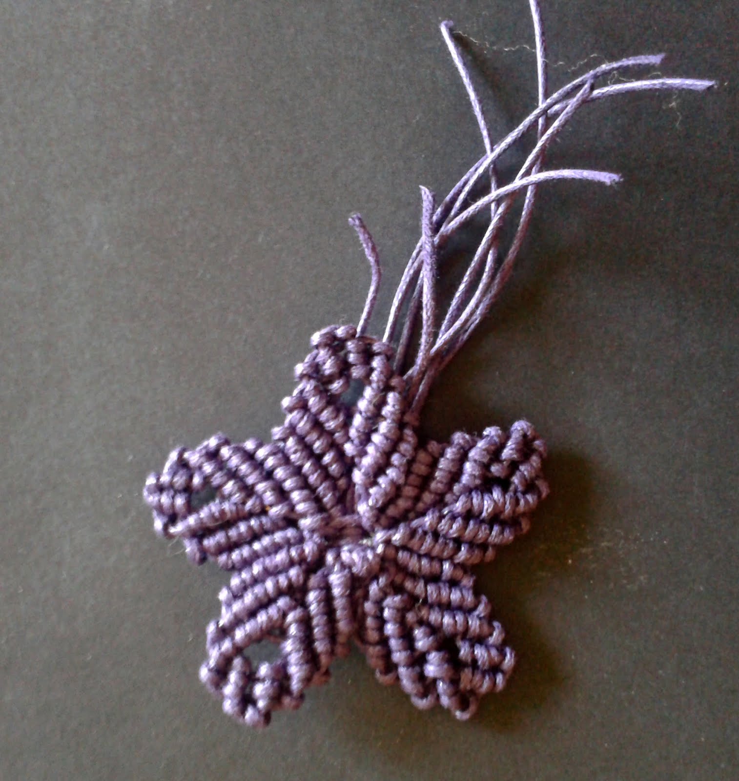 muchoscomplementos: flores de macrame