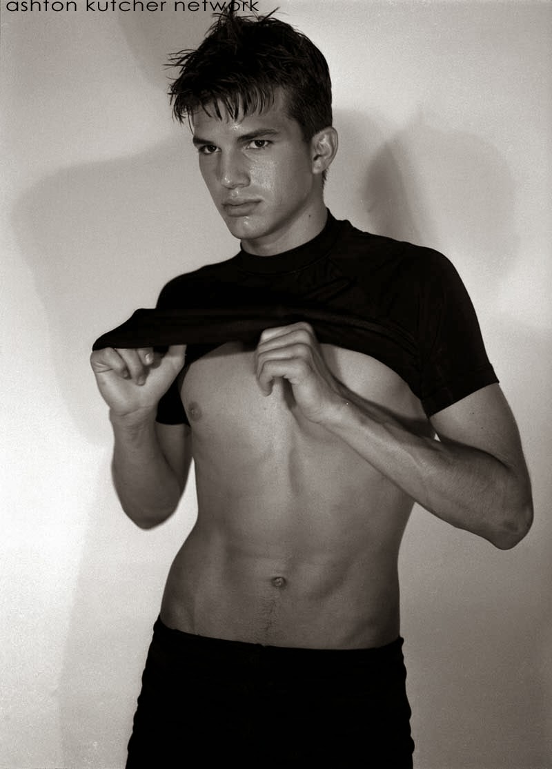 Archive Only Visit Wilde Designs Hottie Of The Week Ashton Kutcher