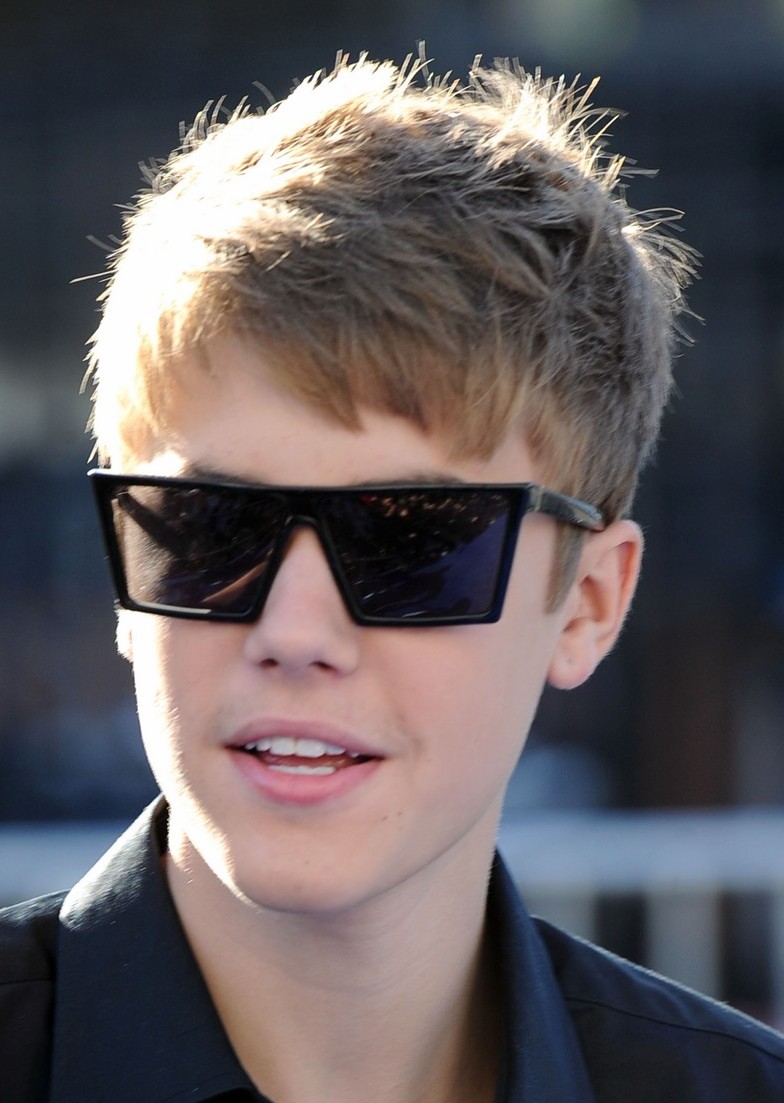 Teen Fashion News: Justin Bieber; Fotos premios Do Something 2011