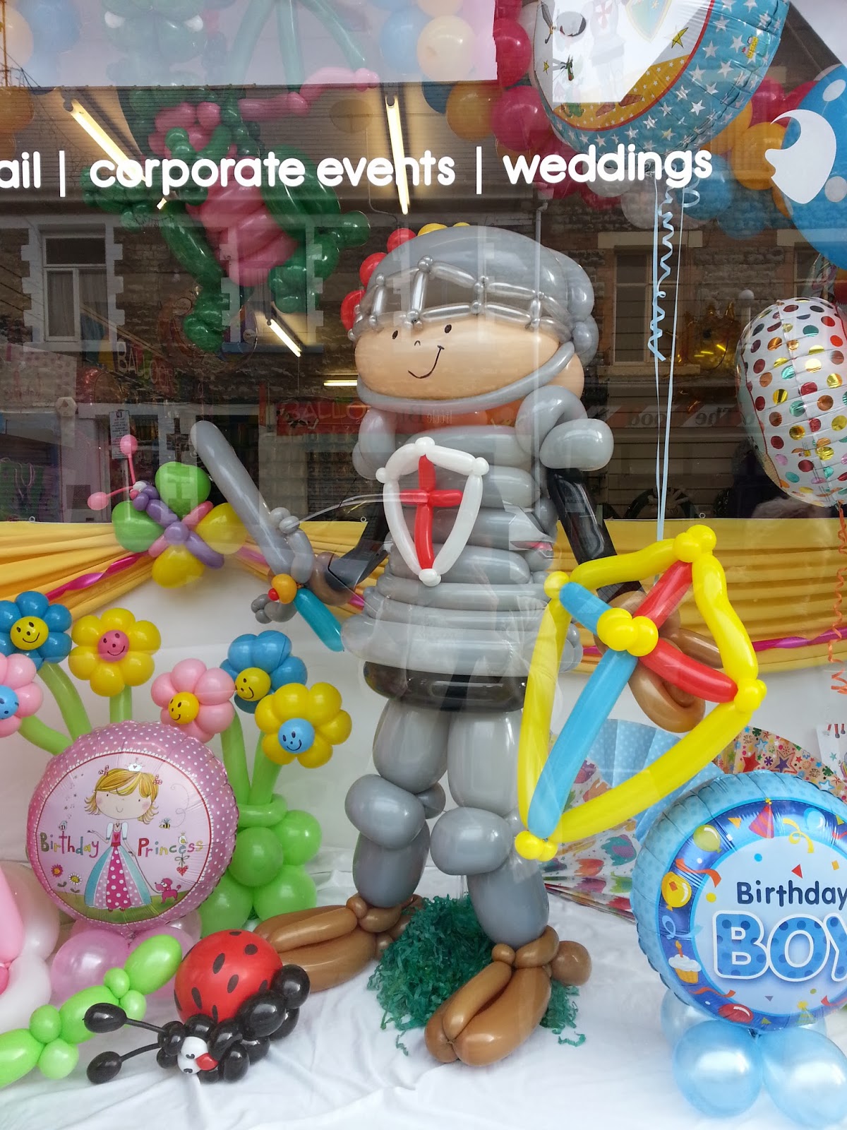 The Very Best Balloon Blog: 'Your store window is your face'... some ...