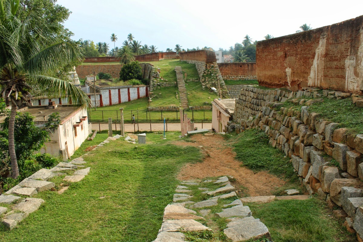 Journeys across Karnataka: Fort Devanahalli